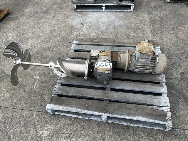 Side Mount Liquid Agitator | M&E Used Equipment 6644